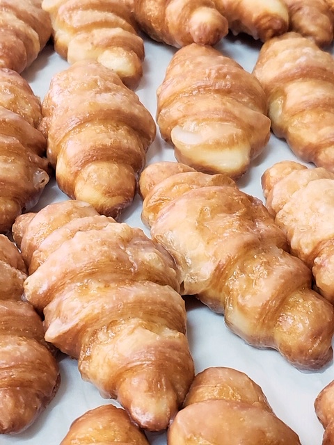 Fried croissant shop and bakery Burney’s opens Monday in NoDa ...