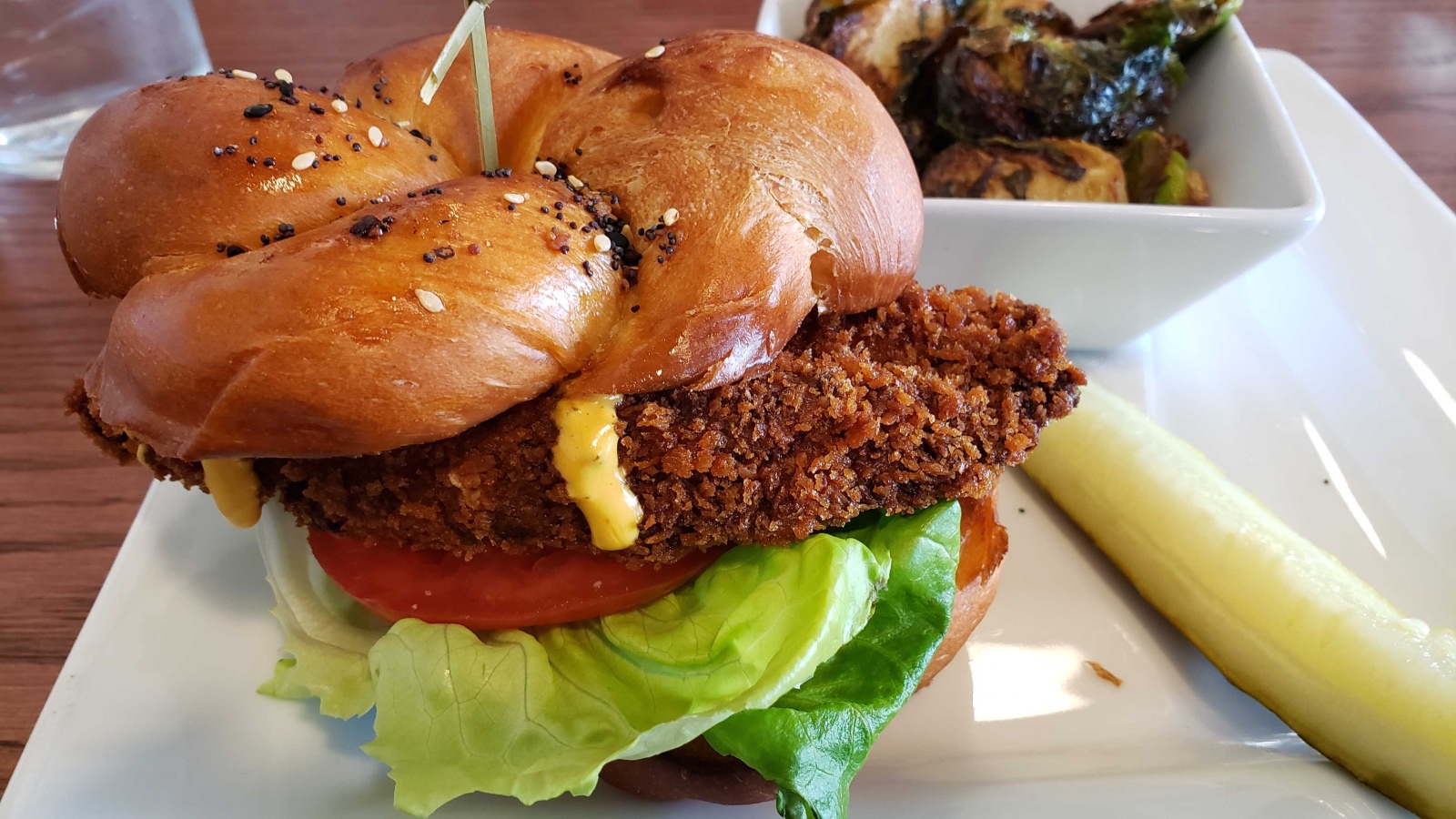 Q&A: Fried chicken sandwiches and gifts – Unpretentious Palate