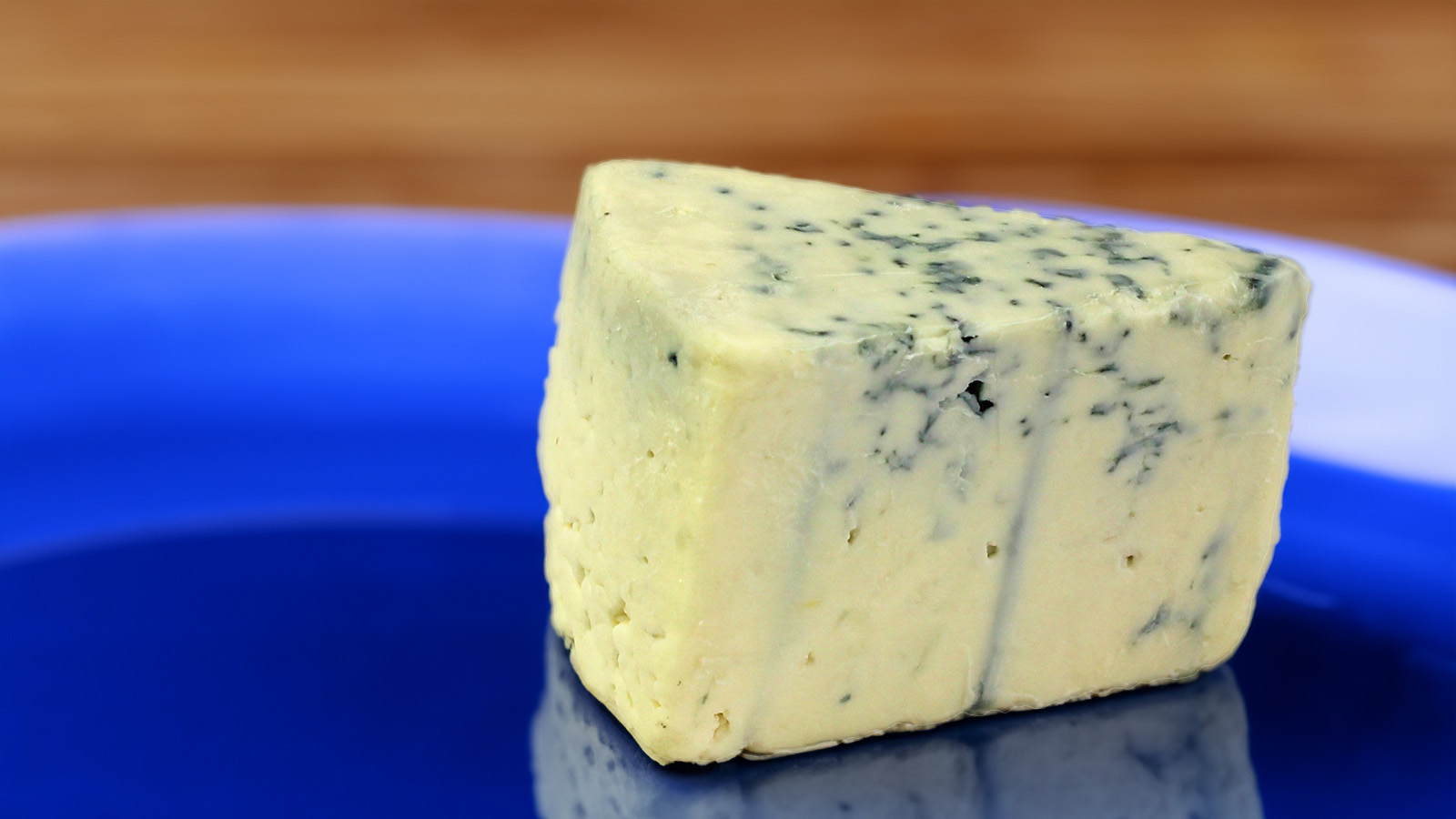 Cheese Wisdom: Strong blue flavor in a creamy base – Unpretentious Palate