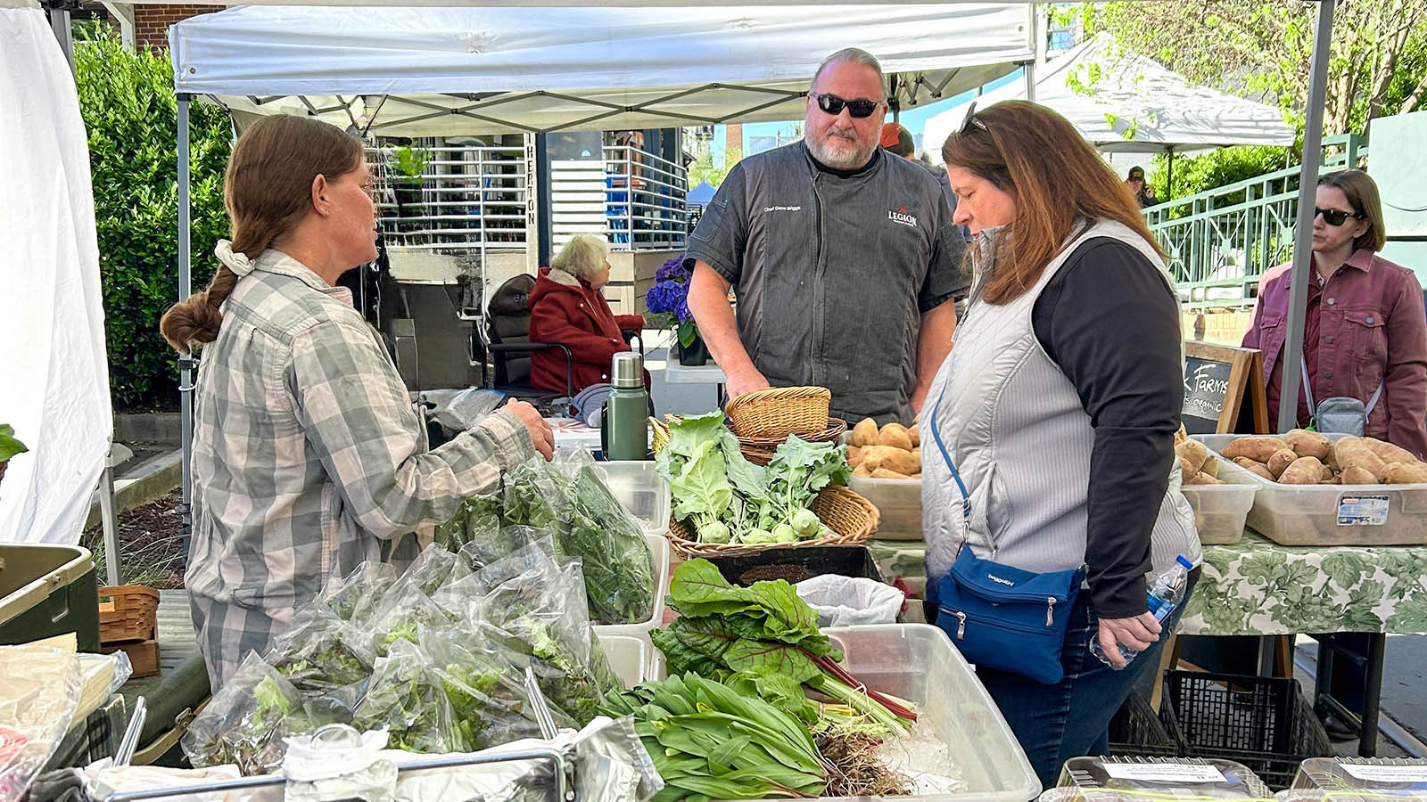 How to shop the farmers market, according to a chef – Unpretentious Palate